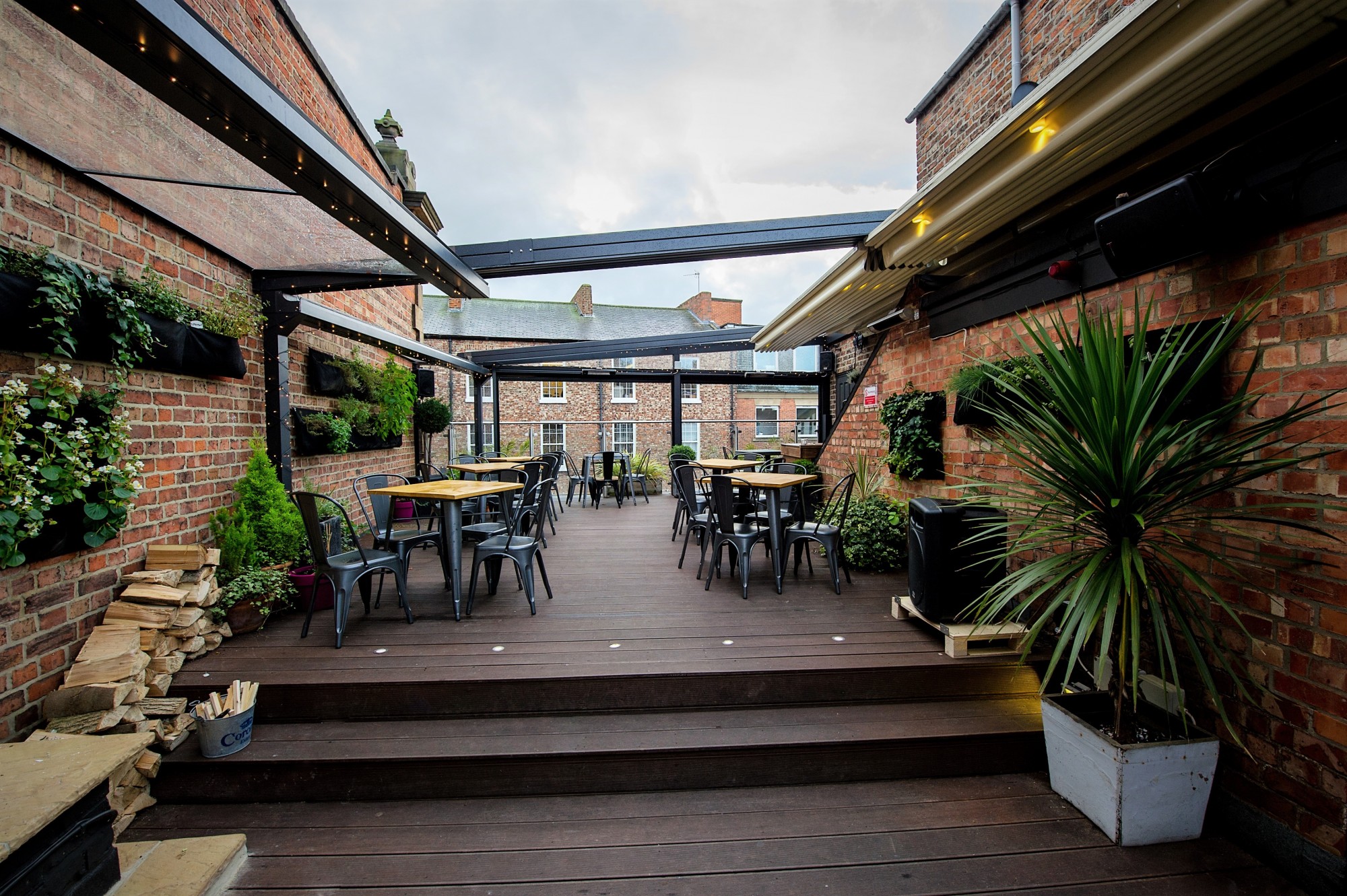 Outdoor Shade Canopy | Retractable Outdoor Roof - Loca